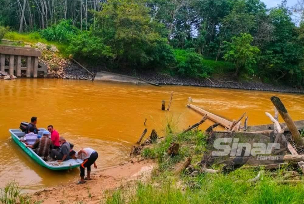 Penduduk berdepan kesukaran jambatan runtuh - Sinar Harian