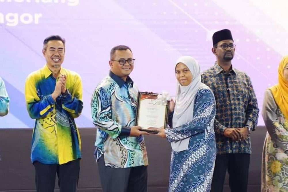 Yayasan Selangor bantu hampir 30,000 pelajar, mahasiswa - Sinar Harian
