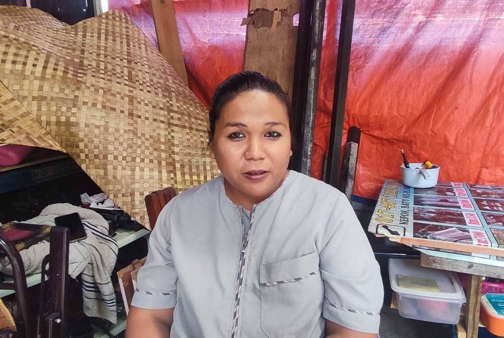 [VIDEO] Dulu mak nyah, kini pembuat keranda - Sinar Harian