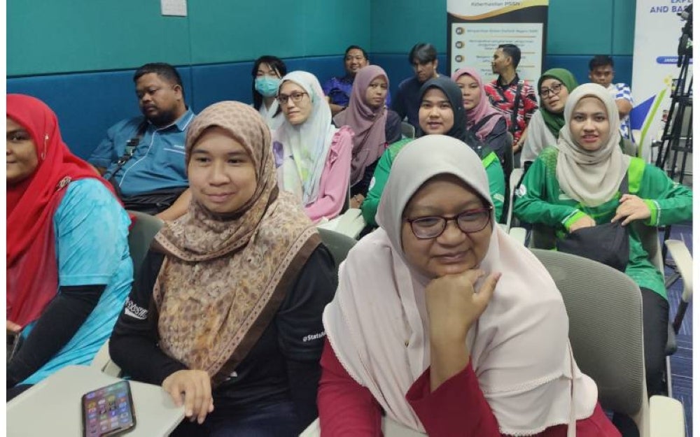 Pelaksanaan gaji minimum RM1,500 sebulan beri impak besar - Sinar Harian