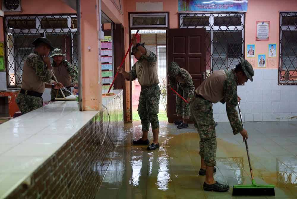 Jumlah mangsa banjir menurun kepada 10,895 orang setakat petang ini ...
