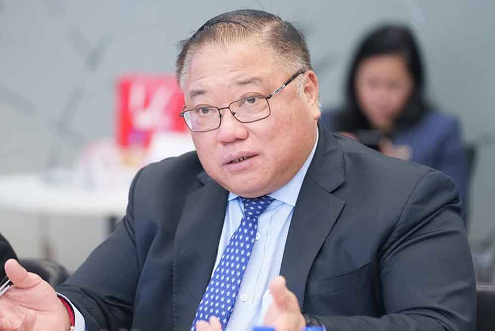 King Sing jawab tuduhan makan babi, minum arak di pejabat - Sinar Harian