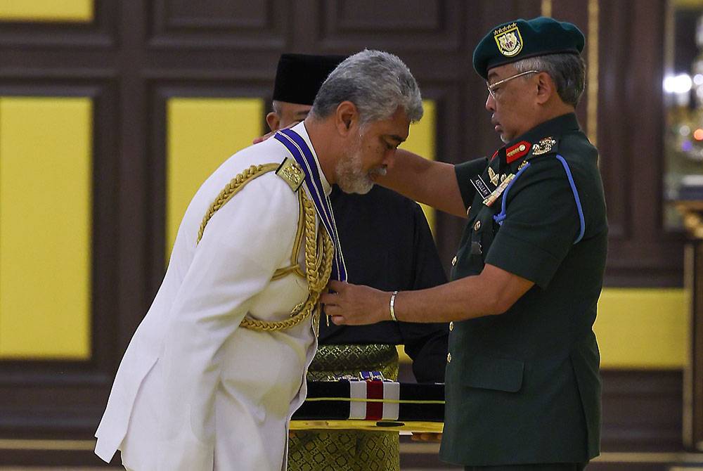 Agong kurnia 341 individu darjah kebesaran, bintang dan pingat - Sinar ...