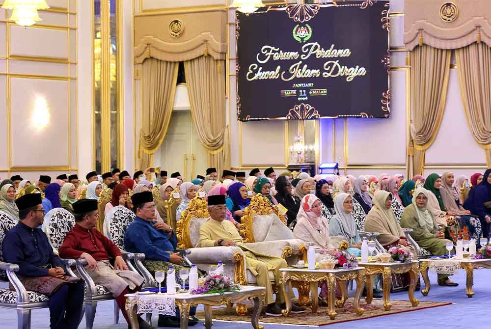 Agong, Raja Permaisuri berangkat ke Forum Perdana Ehwal Islam Diraja ...