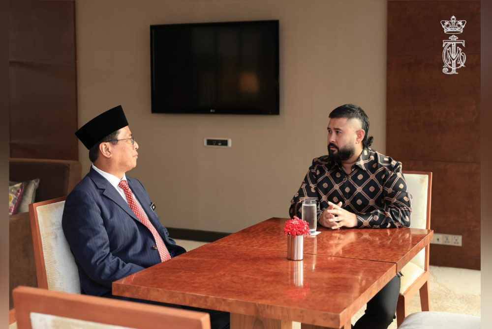 Tunku Mahkota Ismail terima menghadap Azam Baki di Kuala Lumpur - Sinar ...