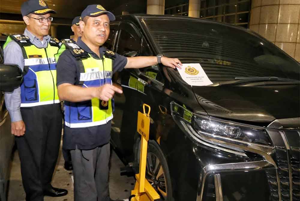 10 'ulat' di KLIA terima padah, kenderaan mewah disita - Sinar Harian