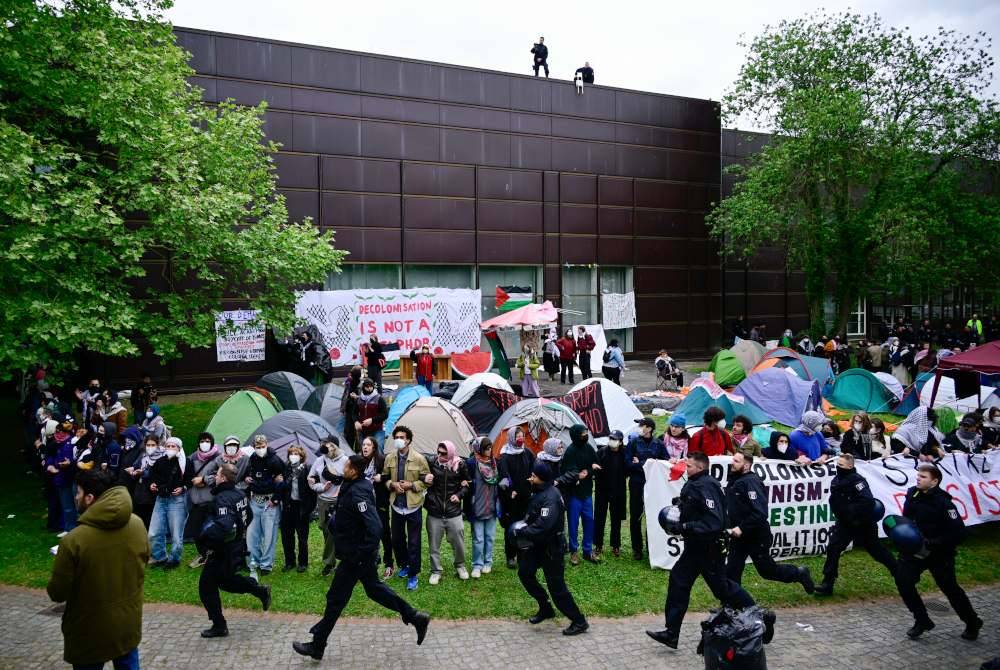 Gerakan protes pelajar terbesar abad ke-21 - Sinar Harian