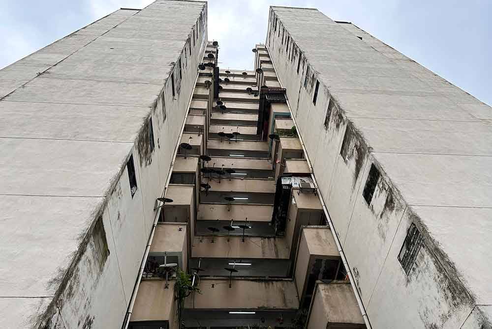 Penduduk pangsapuri kos rendah bermandi peluh, rumah berbahang - Sinar ...