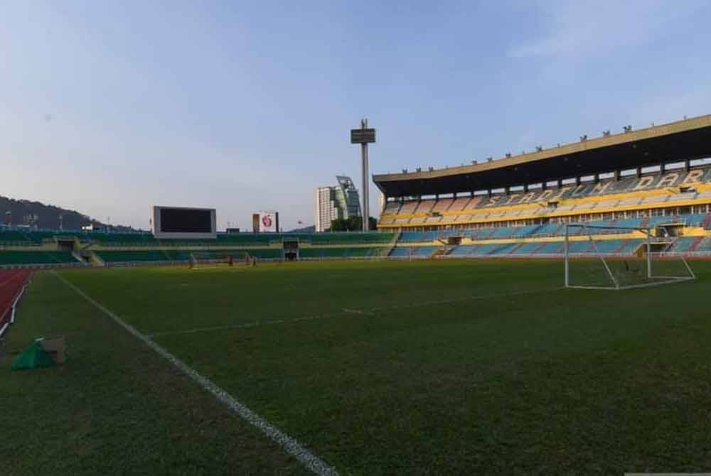 Kerja ganti rumput Stadium Darul Makmur bermula pertengahan Ogos ...