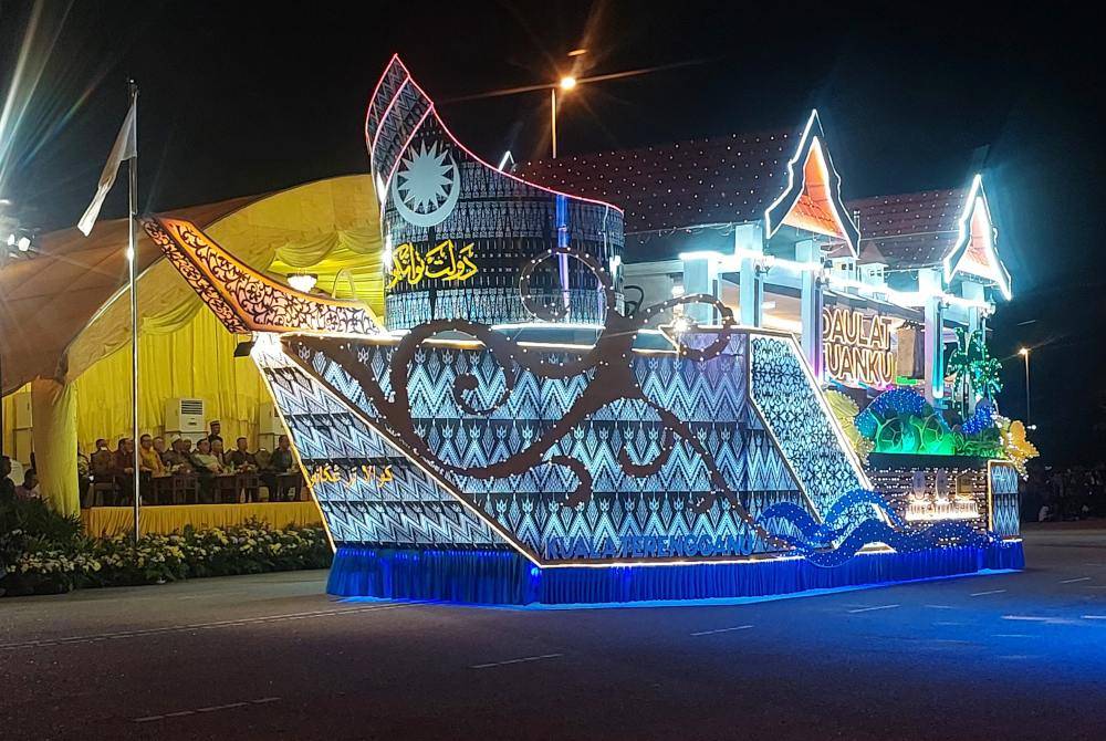 Beca, kenderaan berhias meriahkan ulang tahun keputeraan Sultan ...