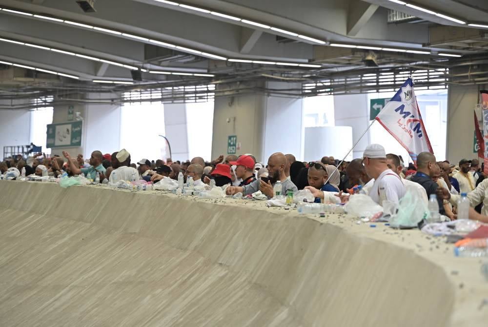 Hindar strok haba, jemaah lontar jamrah waktu petang - Sinar Harian