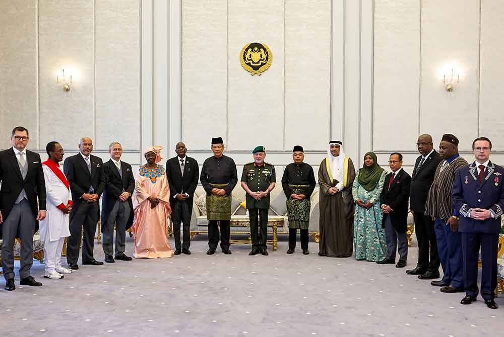 Agong berkenan terima watikah pelantikan 12 ketua perwakilan asing ...