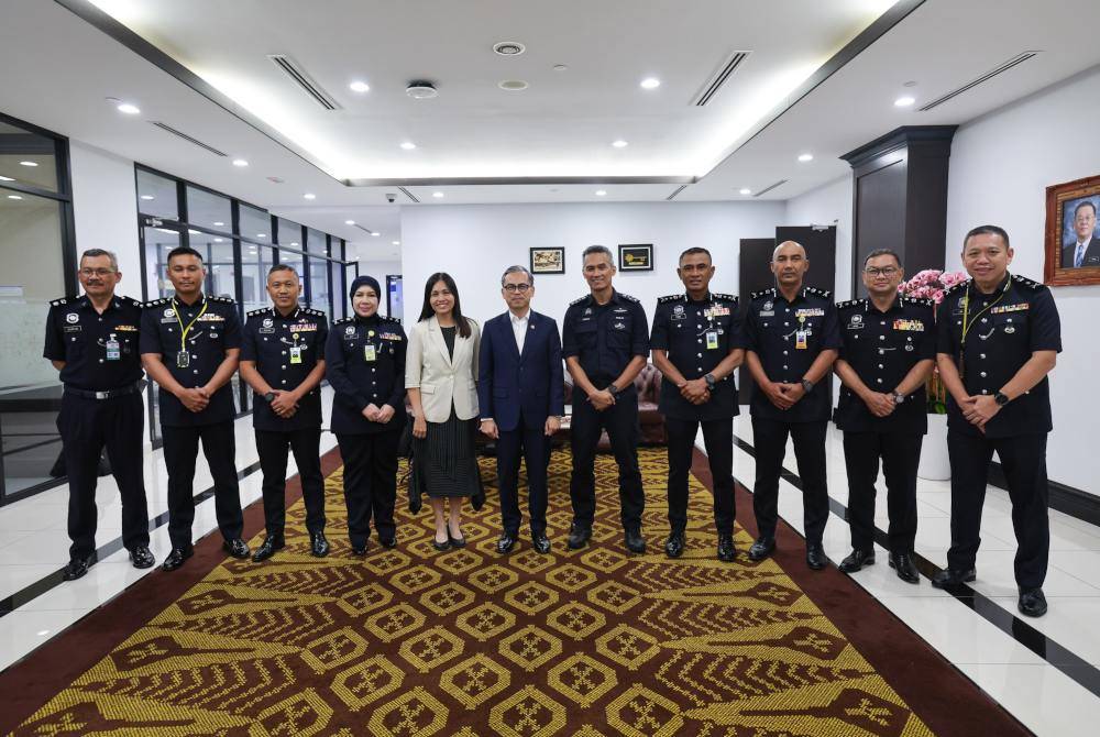 Kementerian Komunikasi, PDRM bekerjasama banteras buli siber, judi ...