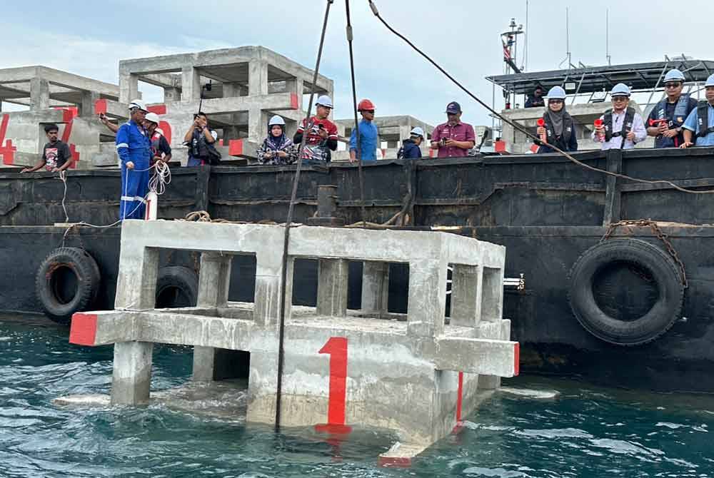 300 tukun tiruan dilabuh di laut Kelantan - Sinar Harian