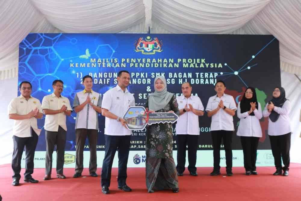 JKR serah dua fasiliti pendidikan KPM siap dibina - Sinar Harian