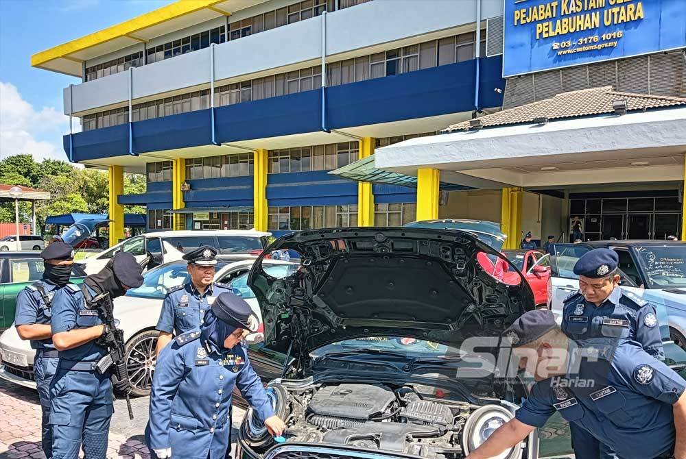 JKDM rampas 11 kereta mewah dalam gudang - Sinar Harian