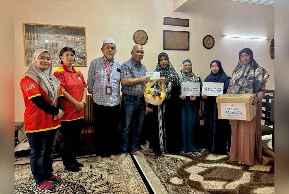 PERKESO serah faedah pengurusan jenazah kepada waris Ustaz Safri ...