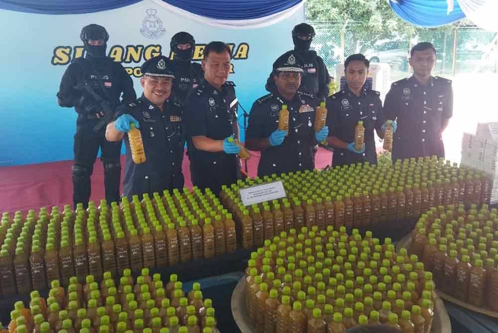 Kegiatan proses air ketum berselindung di sebalik kedai landskap ...