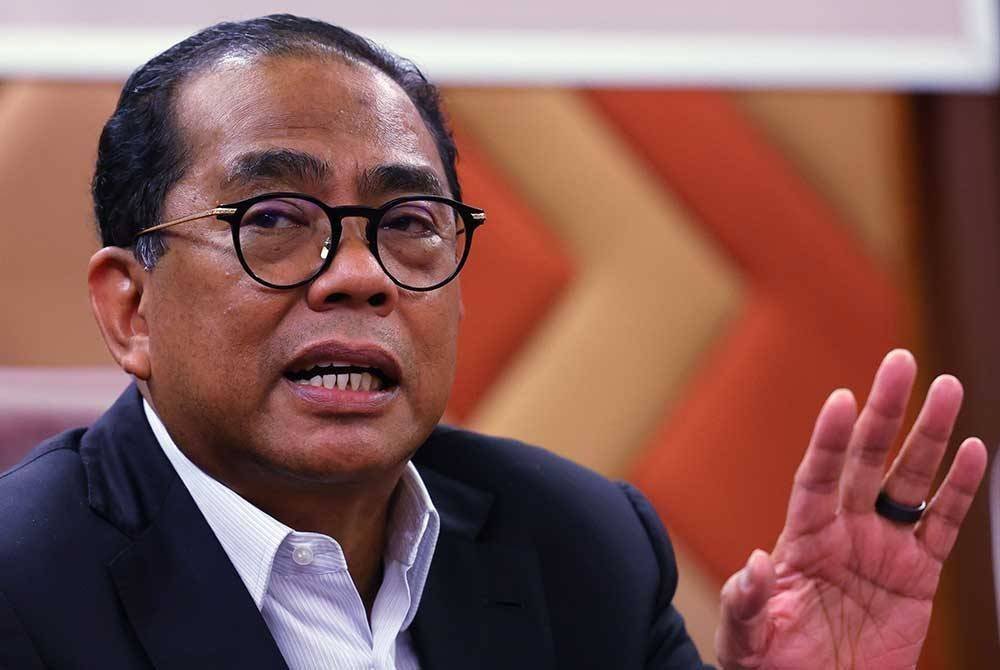 Status terkini kemajuan LCS melebihi jadual perancangan - Khaled Nordin - Sinar Harian