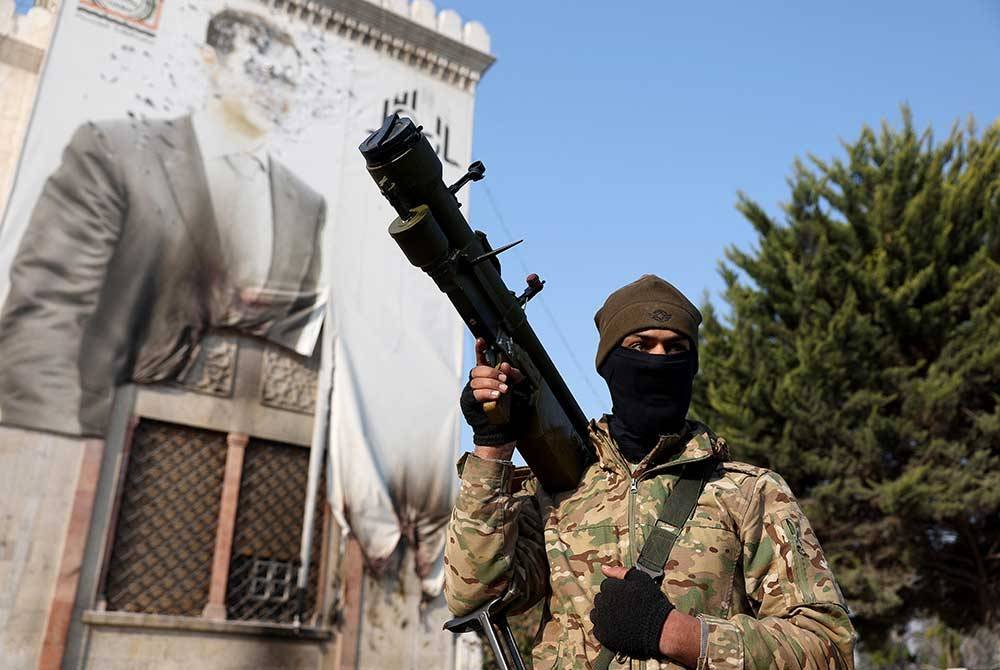 Blitzkrieg ala Taliban dan HTS - Sinar Harian