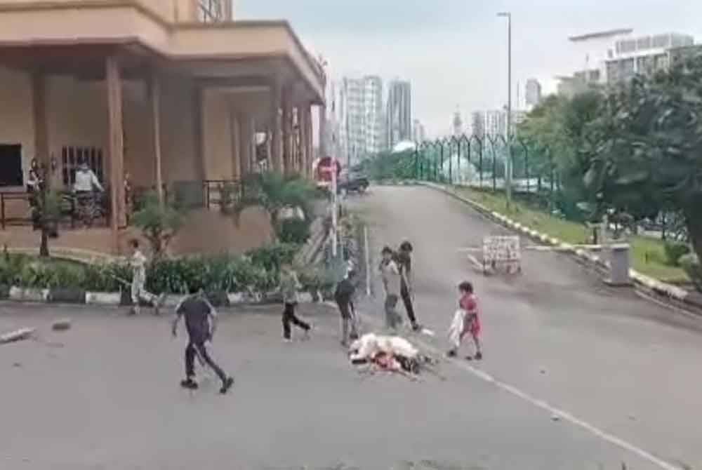 Warga Palestin buat kecoh lagi di WTKL - Sinar Harian