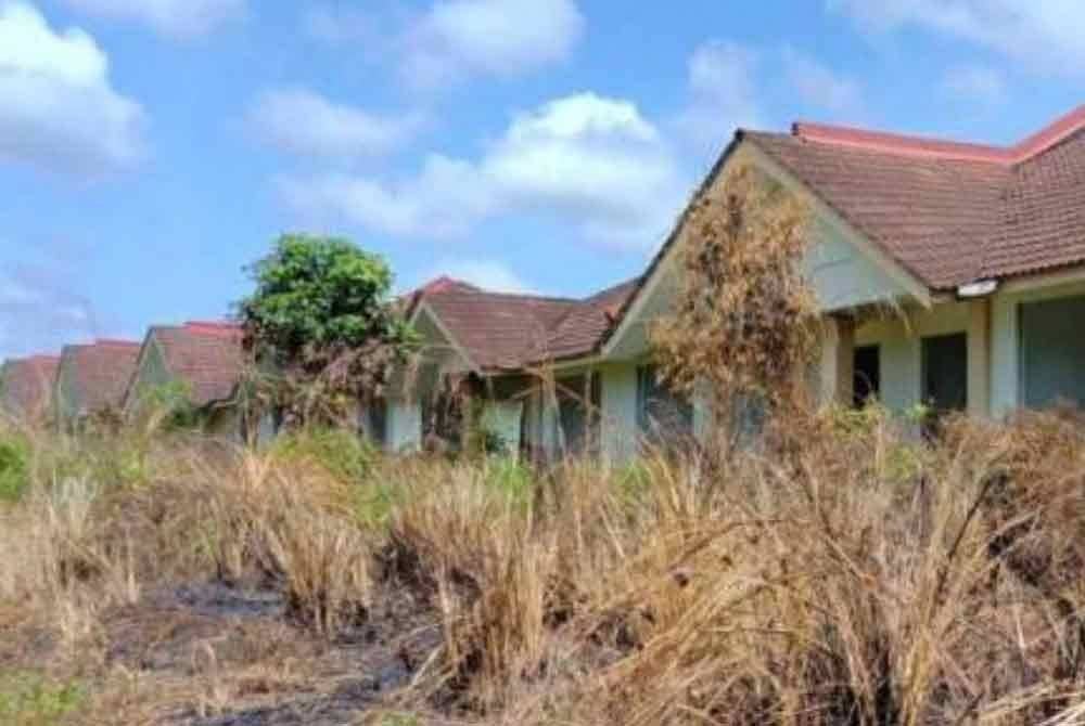 Projek rumah SMJ di DUN Sukau terbengkalai, hanya enam unit siap ...