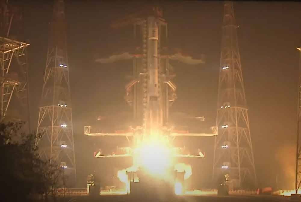 India lancar satelit navigasi ke orbit - Sinar Harian