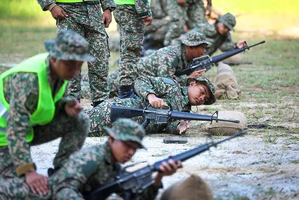 Latihan menembak senjata ringan PLKN - Sinar Harian