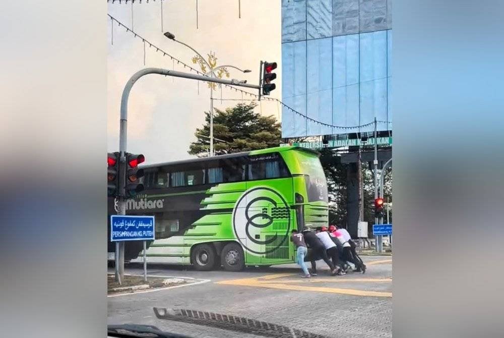 Lima anggota trafik tolak bas ekspres rosak terima penghargaan - Sinar ...