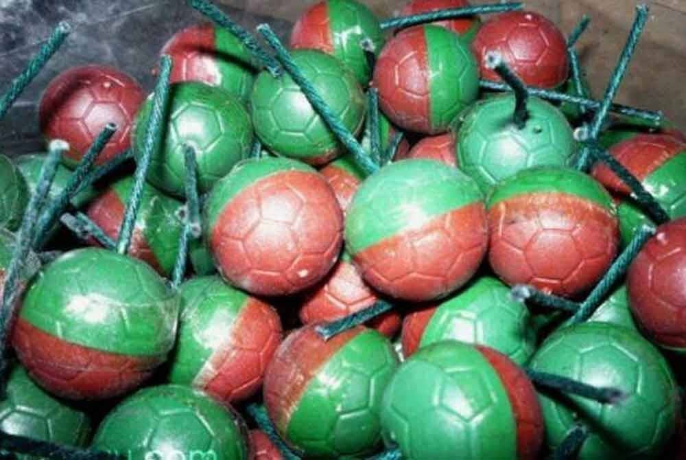 Mercun bola diubah suai: 'Anak saya kehilangan pergelangan tangan kiri ...