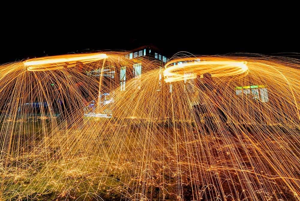 Nostalgia bunga api berus keluli - Sinar Harian