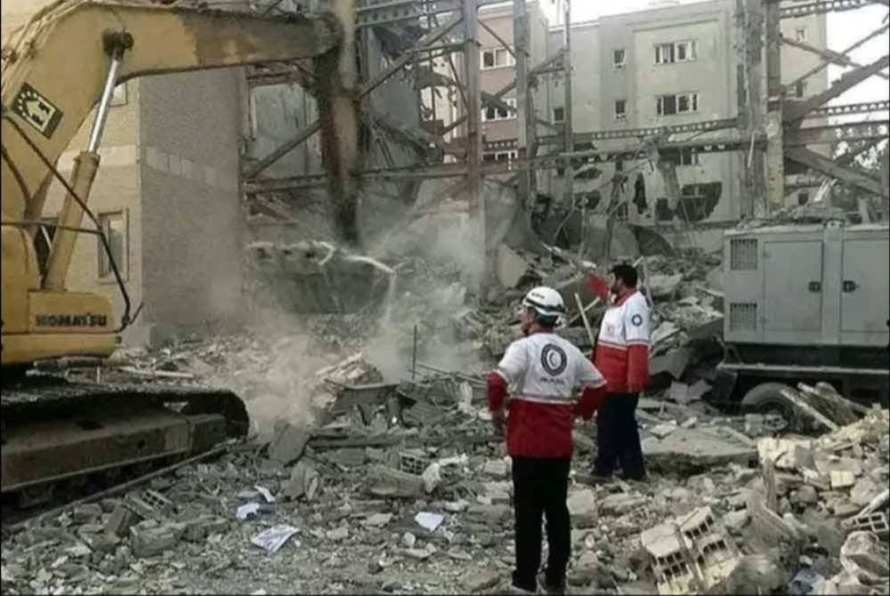 Iran adakan upacara pengebumian mangsa perang - Sinar Harian