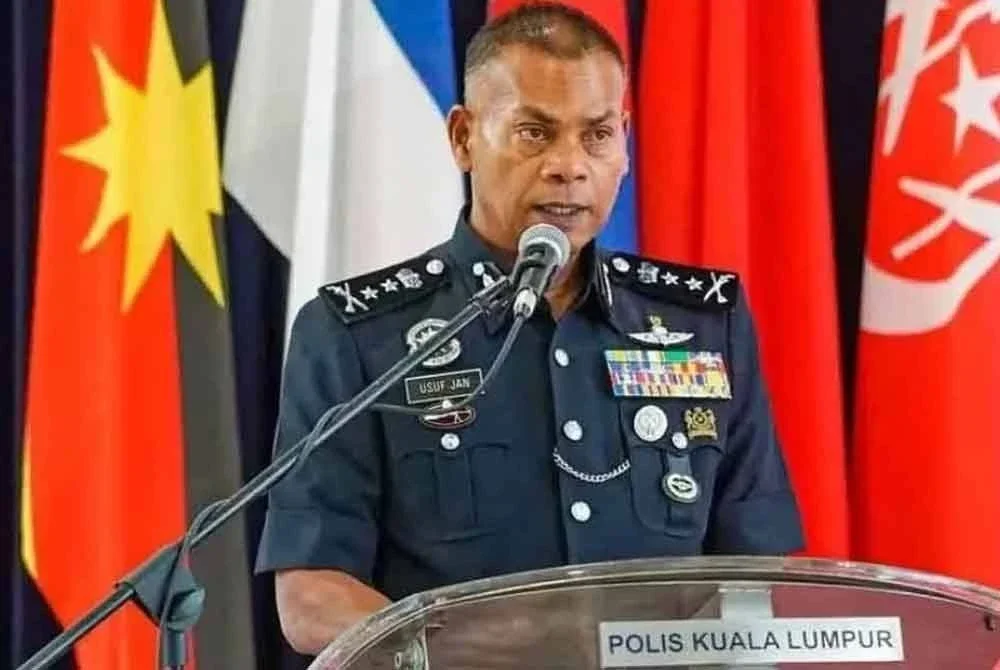 Peserta perarakan pertahan kebebasan patuh Akta Perhimpunan Aman ...