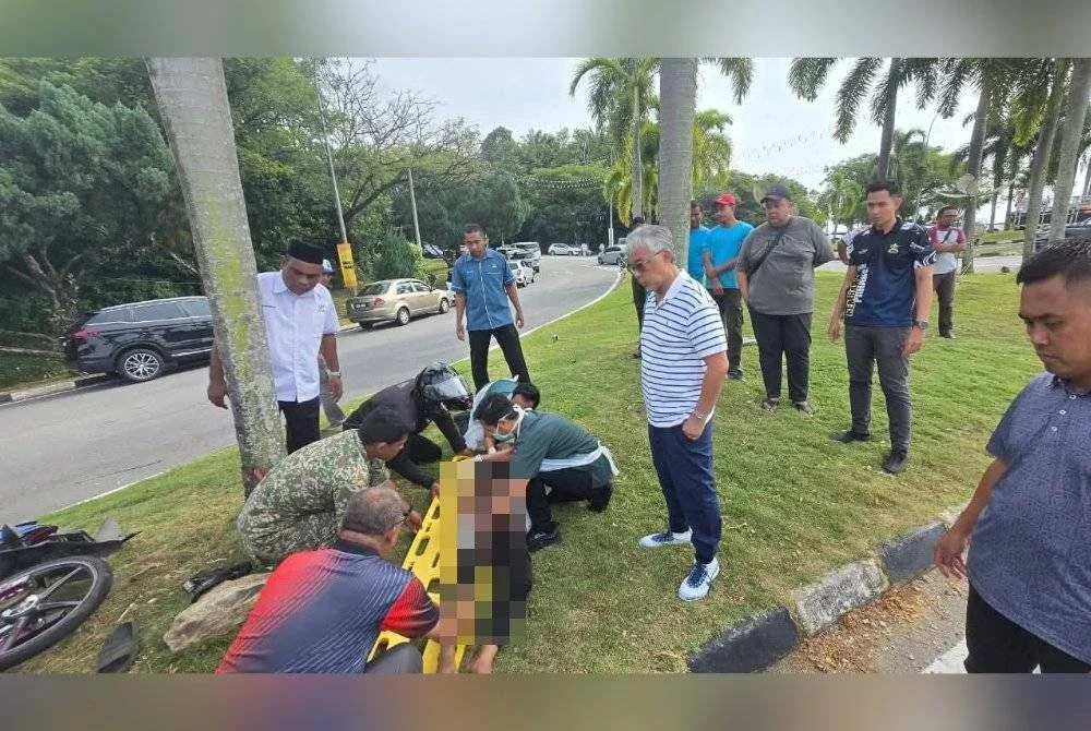 Al-Sultan Abdullah bantu mangsa kemalangan di hadapan Istana Abdulaziz ...