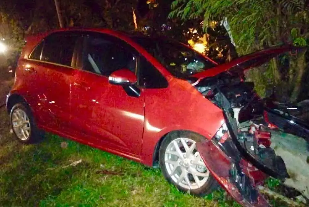 Ibu maut dalam perjalanan ke hospital, kereta dipandu anak kemalangan ...