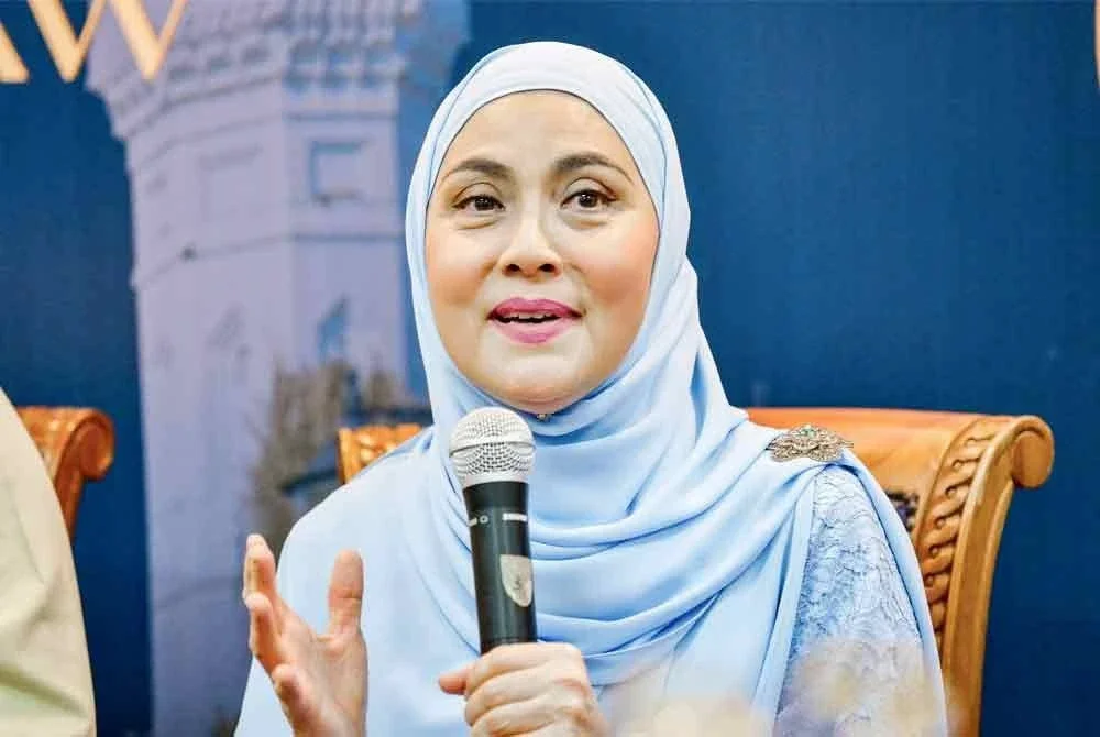 'Kalau bukan sebab Abang Sabri' - Angeline Tan sebak terima Tokoh ...