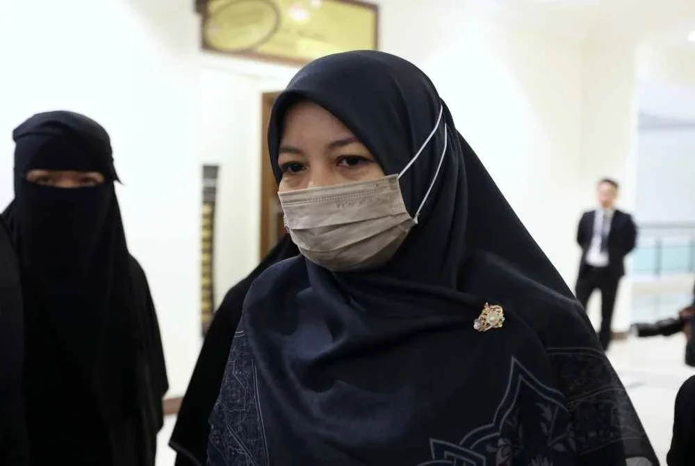 Ibu Zara Qairina tenang, diberi masa cukup buat keputusan bedah siasat ...