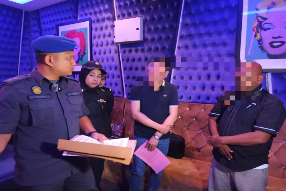 Set karaoke disita, dua premis hiburan diserbu KPDN langgar hak cipta ...