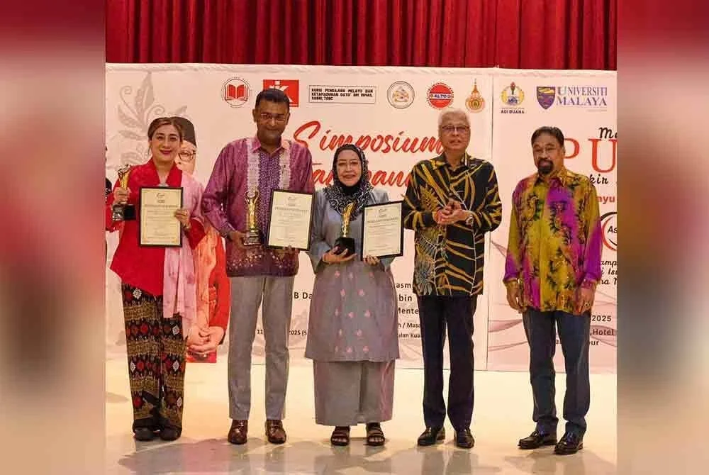 Allahyarham Usman Awang dianugerahkan Tokoh Penyair Tersohor - Sinar Harian