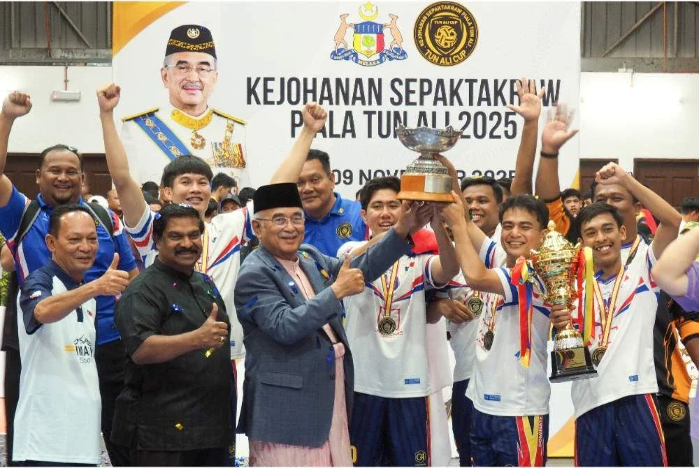 Melaka julang Piala Tun Ali - Sinar Harian