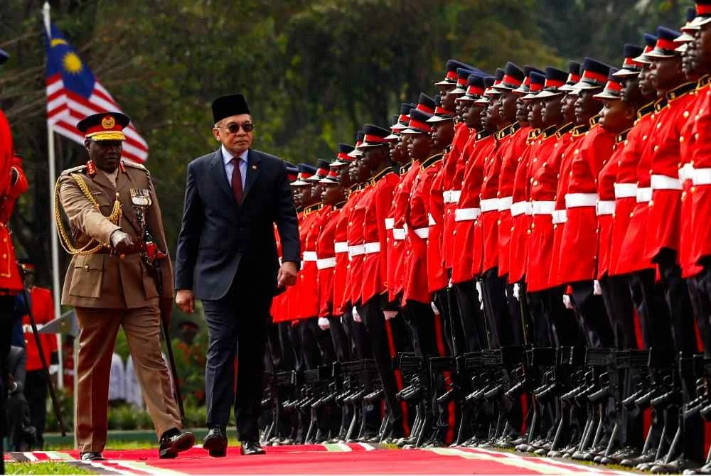 PM diberi sambutan rasmi dengan 19 das tembakan di Istana Negara Kenya ...