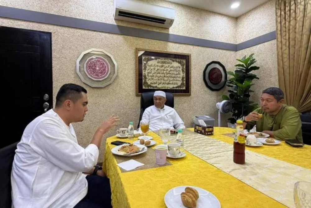 'Hubungan sangat istimewa, ibarat ayah dengan anak lelaki' - Akmal ...