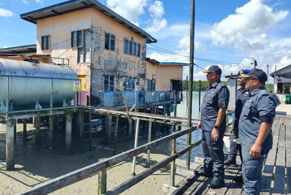 Ops Tiris 4.0: Premis perniagaan, sangkar ikan dan bot nelayan diesel ...