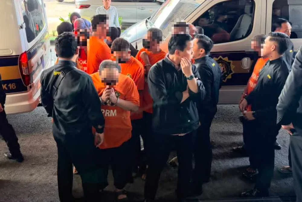 Pengarah, bekas pengarah agensi kerajaan antara 13 individu direman kes ...